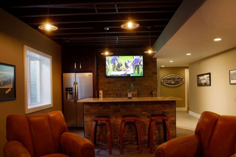 25 Luxury Basement Bar Designs That Will Make You Go Crazy