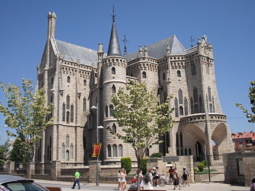 A Tour Of Antonio Gaudi's Architecture - The God's Architect